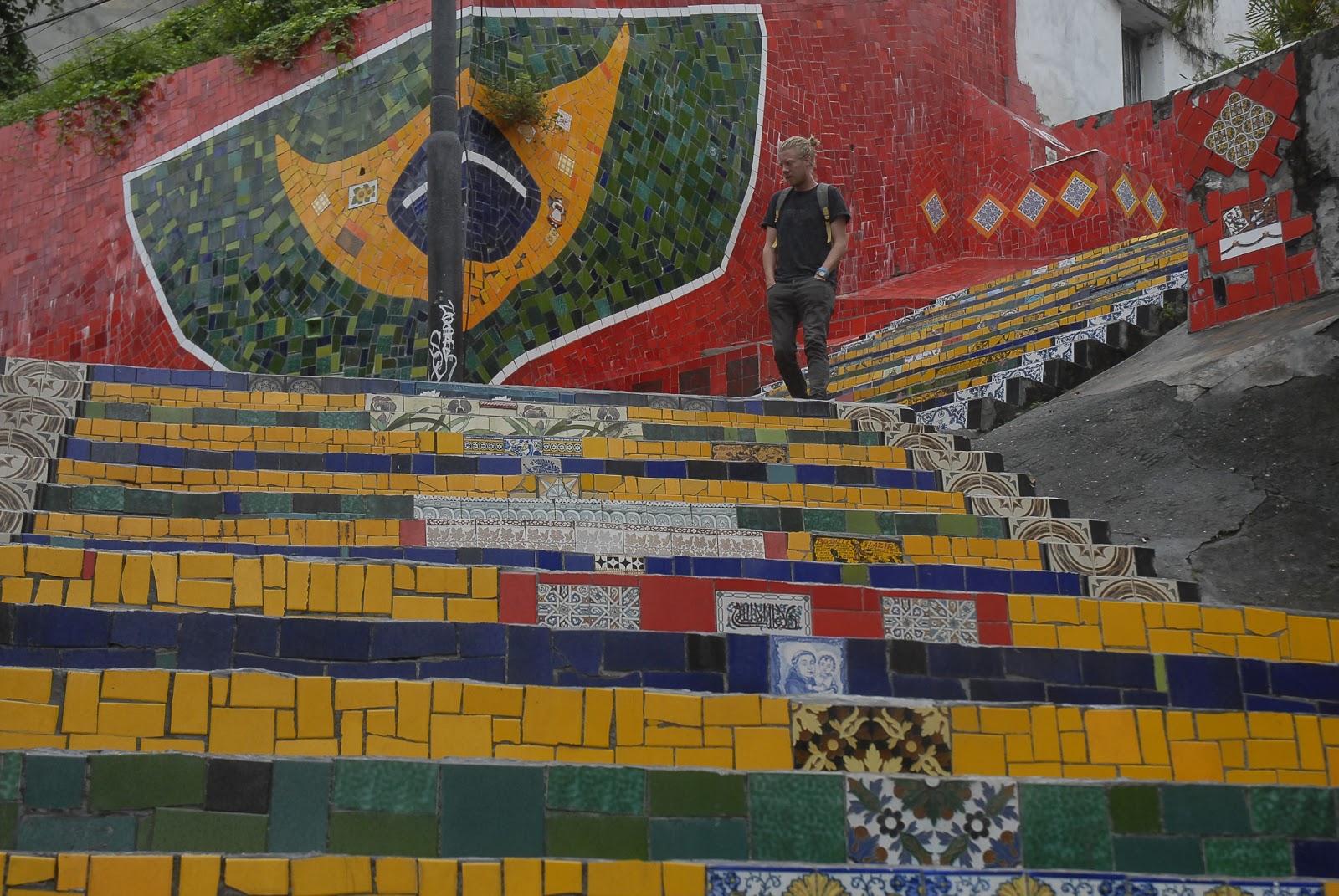 Blog Miracema.RJ: Mosaico do artista Jorge Selarón na Escadaria do ...