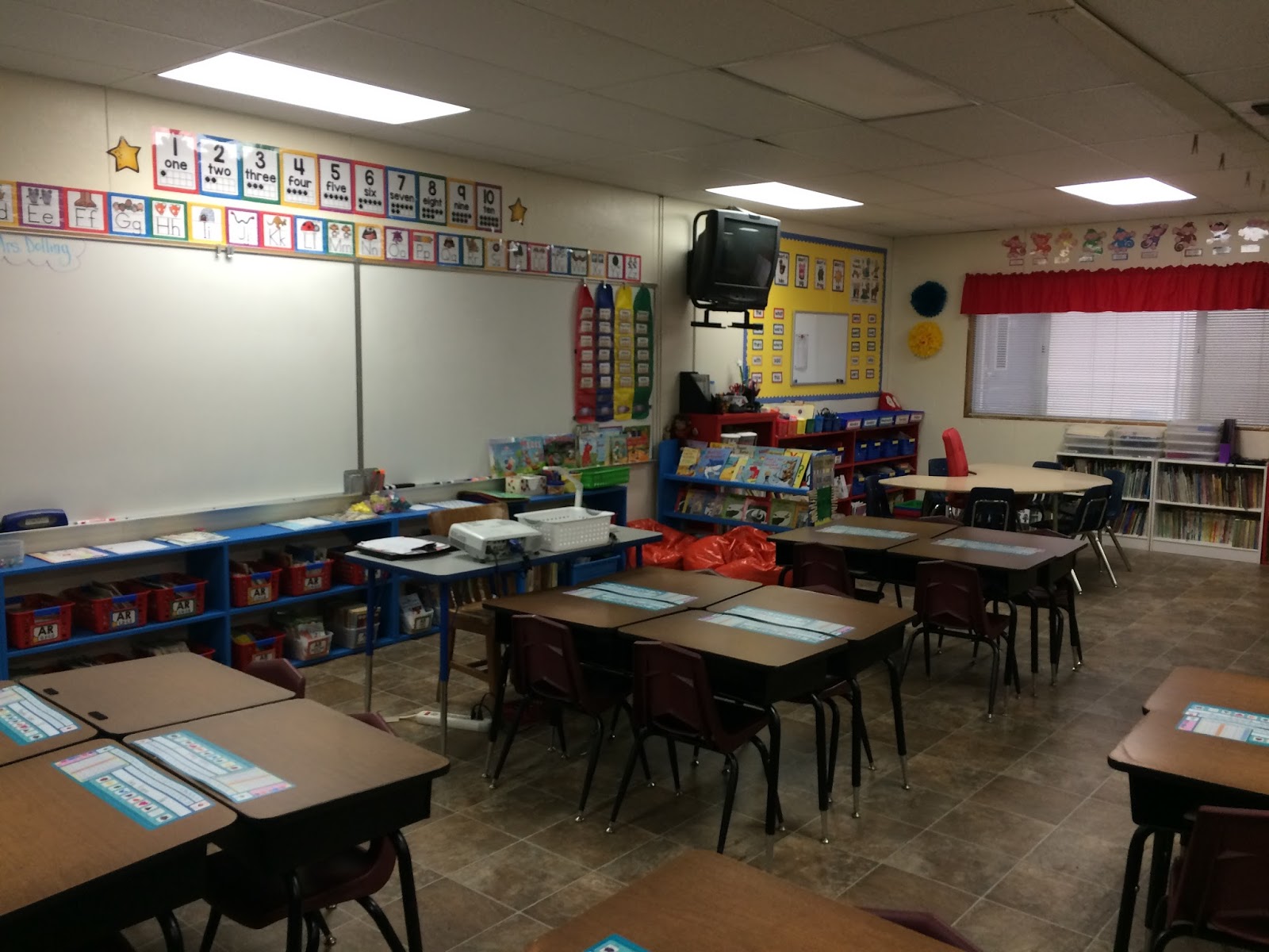 THE BIG REVEAL - MY NEW CLASSROOM AT MY NEW SCHOOL - Teacher Idea Factory