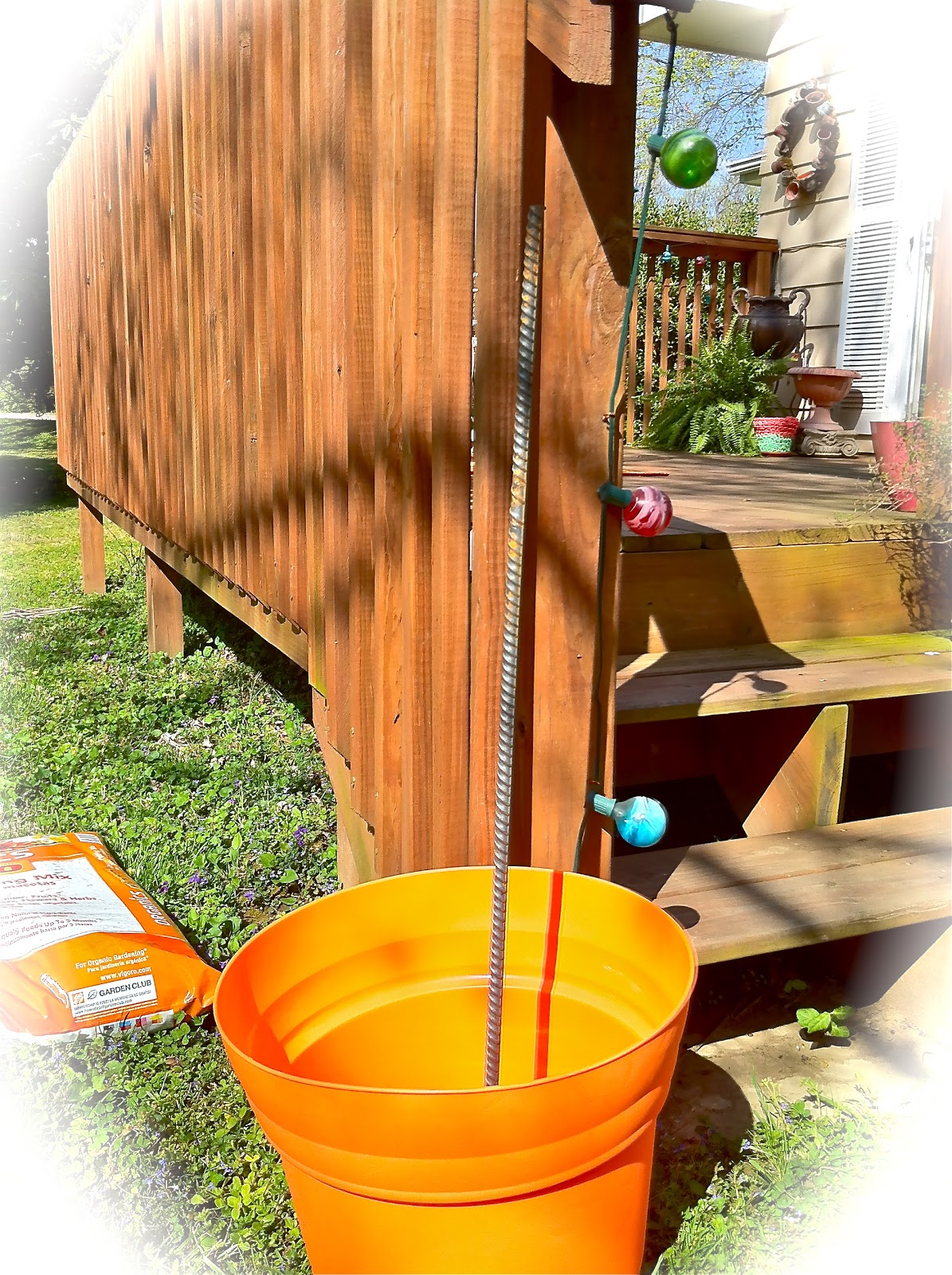 everyday donna: How To Make A Tipsy Planter