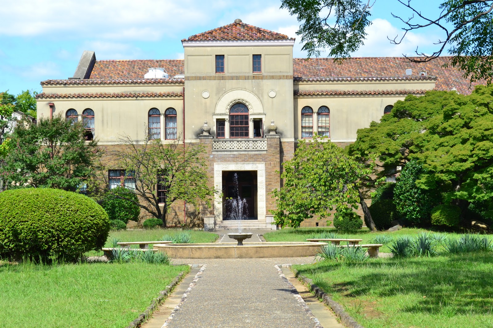 Ama's Great Japan Expedition!!: Kobe College!!