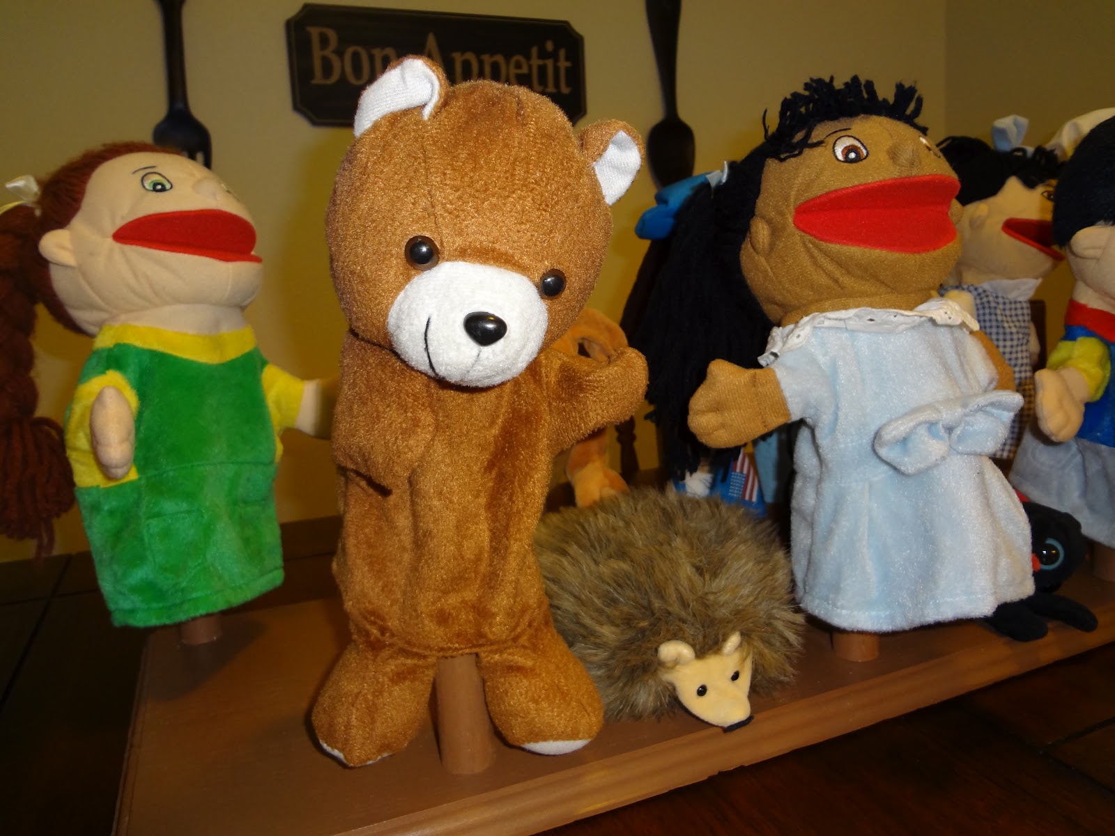 Herding Kats in Kindergarten: Puppet Theater Center
