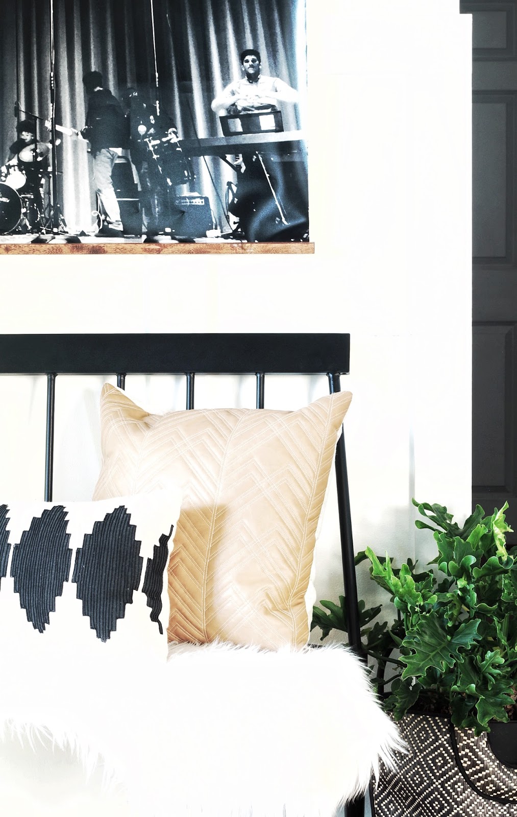 DIY Wall Art: Large Poster with Poster Hanger - Made by Carli