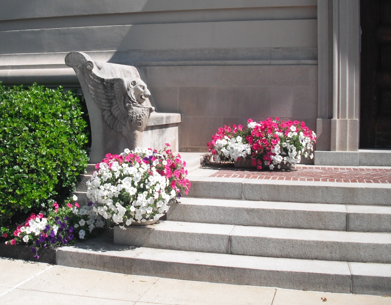 bensozia: Embassy Row