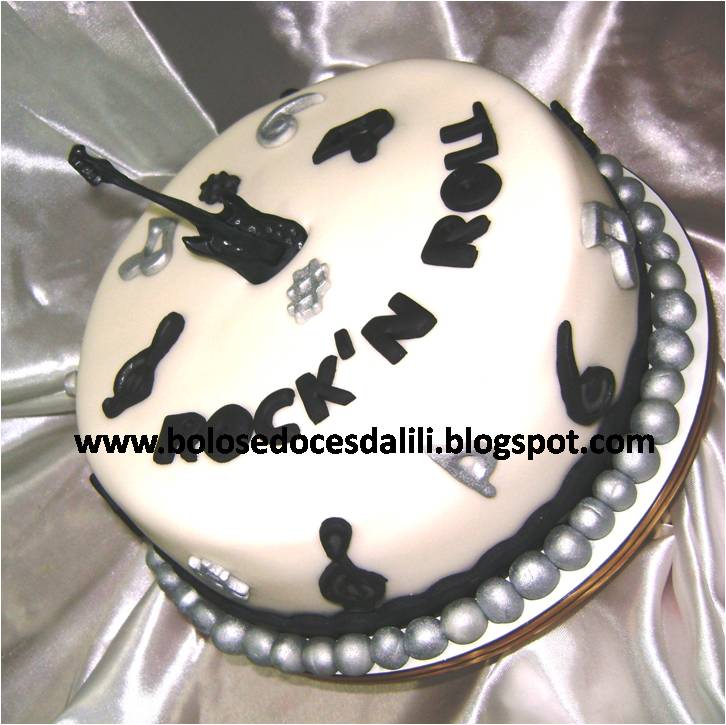 Bolos e Doces da Lili: Bolo Rock Roll
