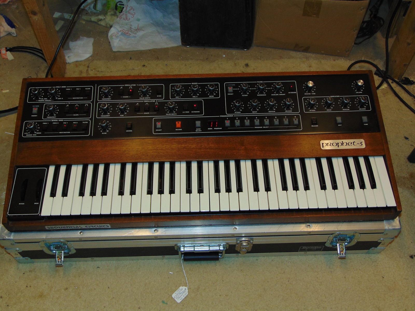 MATRIXSYNTH: Sequential Circuits Prophet 5 Rev2 1979 Walnut