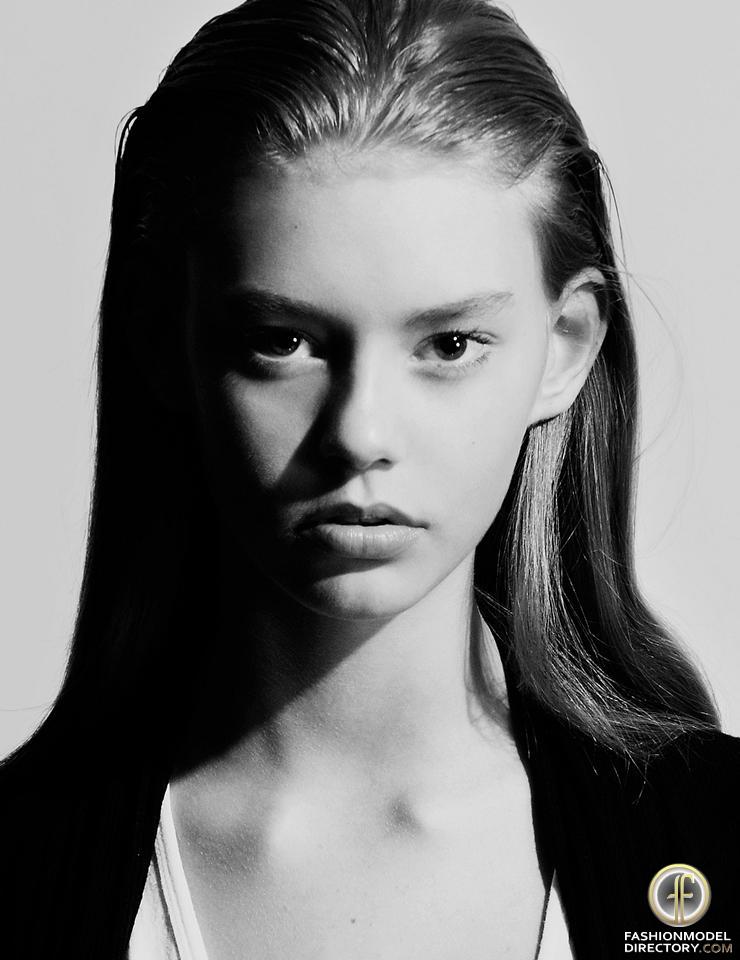 NOTHING THRILLS US: MODEL CRUSH: ONDRIA HARDIN