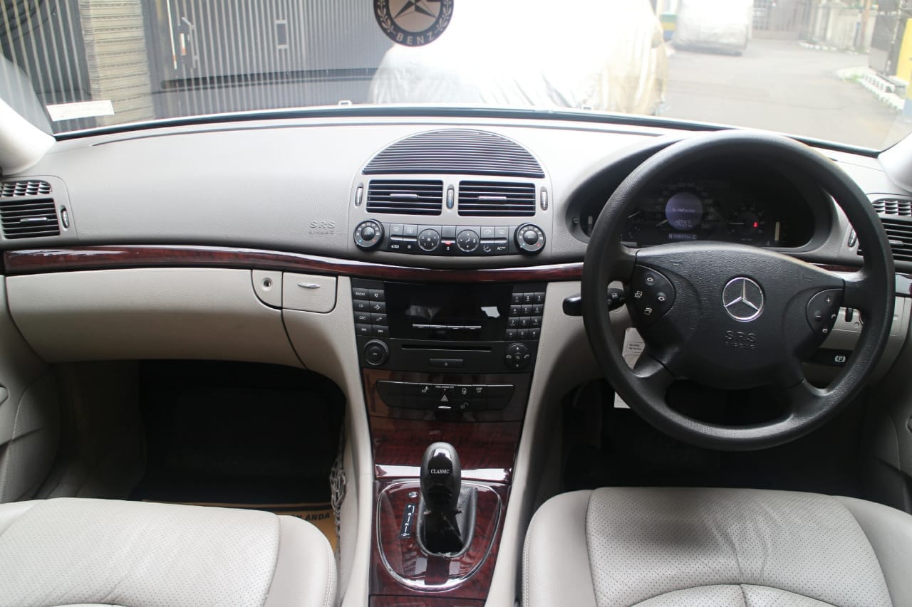 Jual Mercy tahun 2004 E200 kompresor surat lengkap.. - LAPAK MOBIL DAN ...