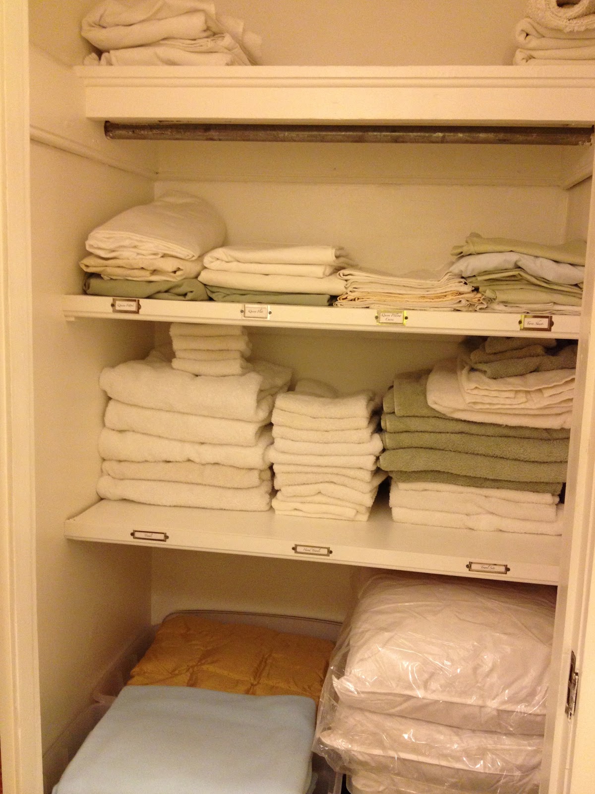Mel & Liza: Linen Closet DIY