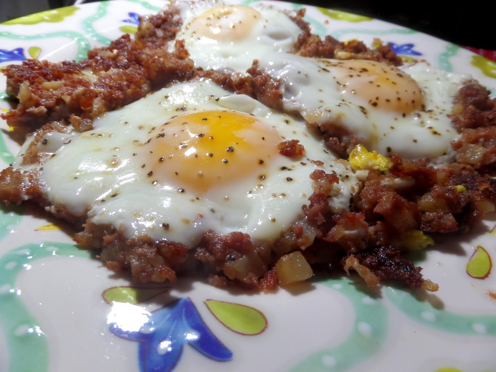 Welcome Home Blog: Crispy Hash & Eggs Breakfast Skillet