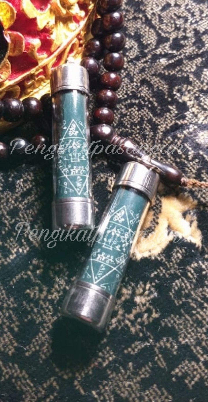 Mistik Minyak Pengasih Dan Penunduk: Azimat 1001 Khasiat.