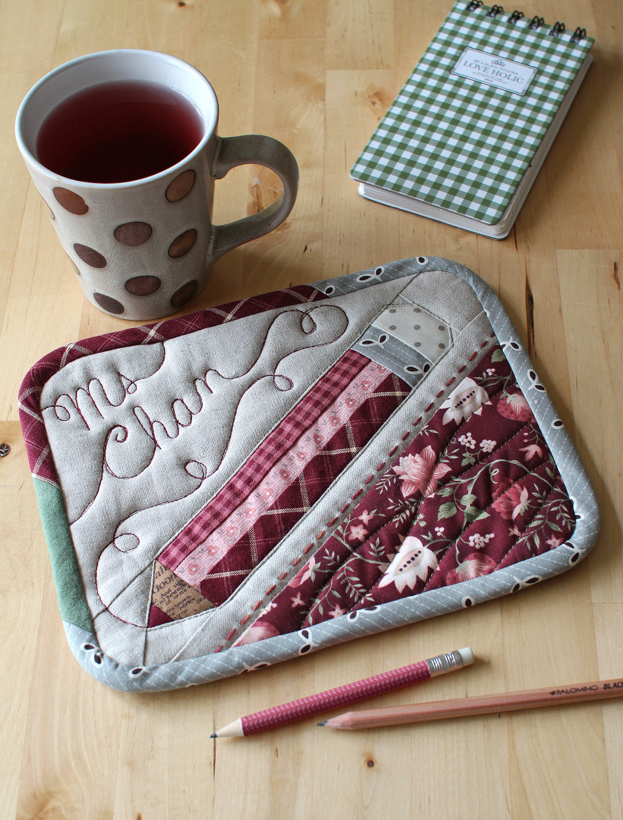 PatchworkPottery: Pencil MugRug