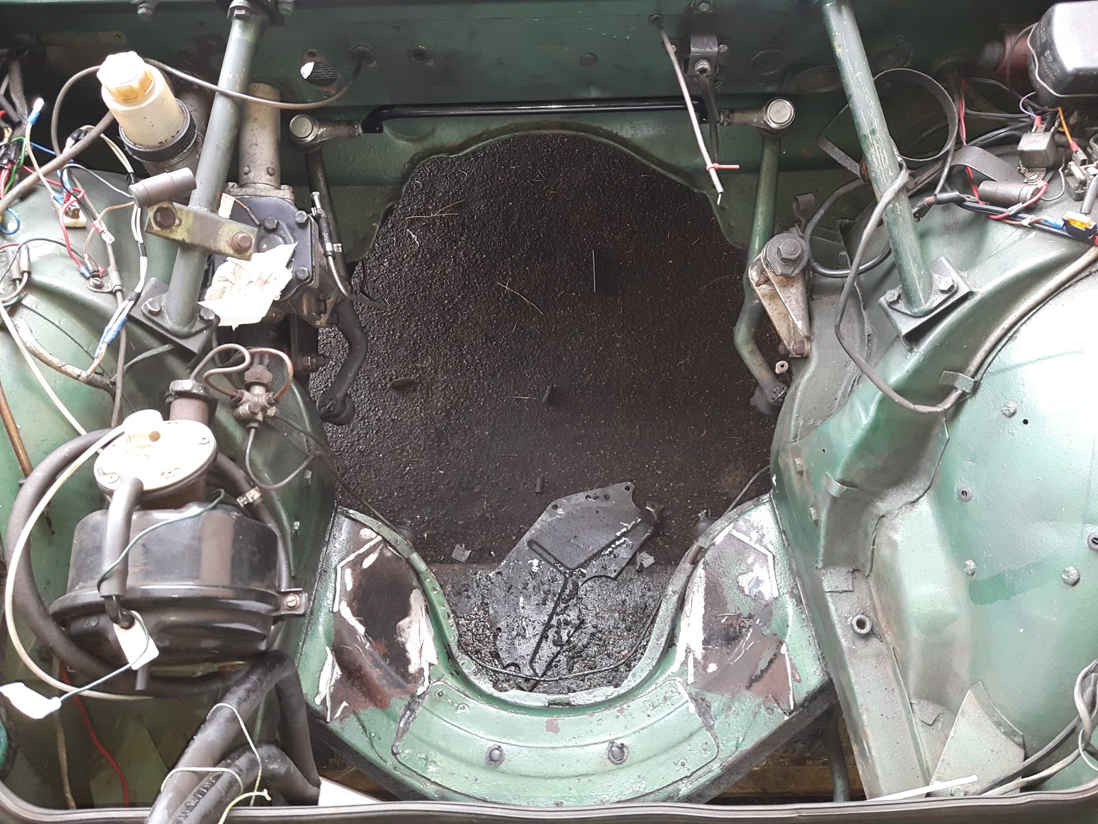 Sunbeam Alpine Series 3 conversion to V6 2.8: Engine swap (part two)