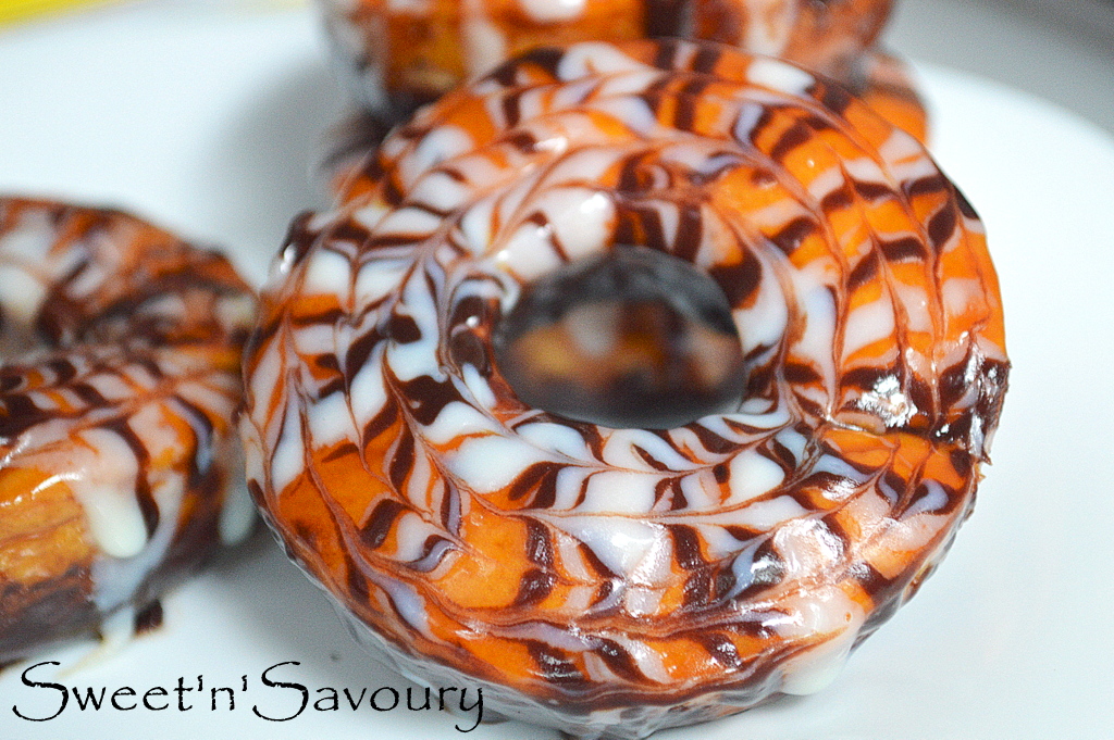 Sweet 'n' Savoury: Baked Doughnuts with Double Glaze