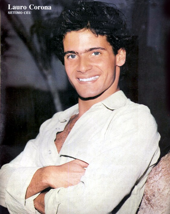 Astros em Revista: LAURO CORONA, O DOCE LAURINHO