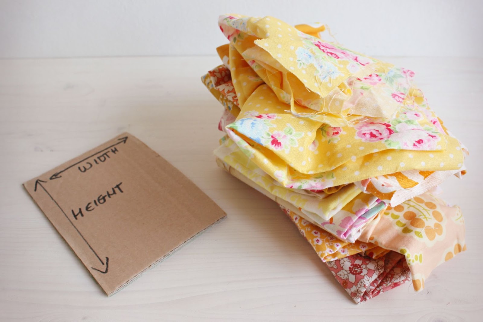 Roxy Creations: Folding fabric tutorial