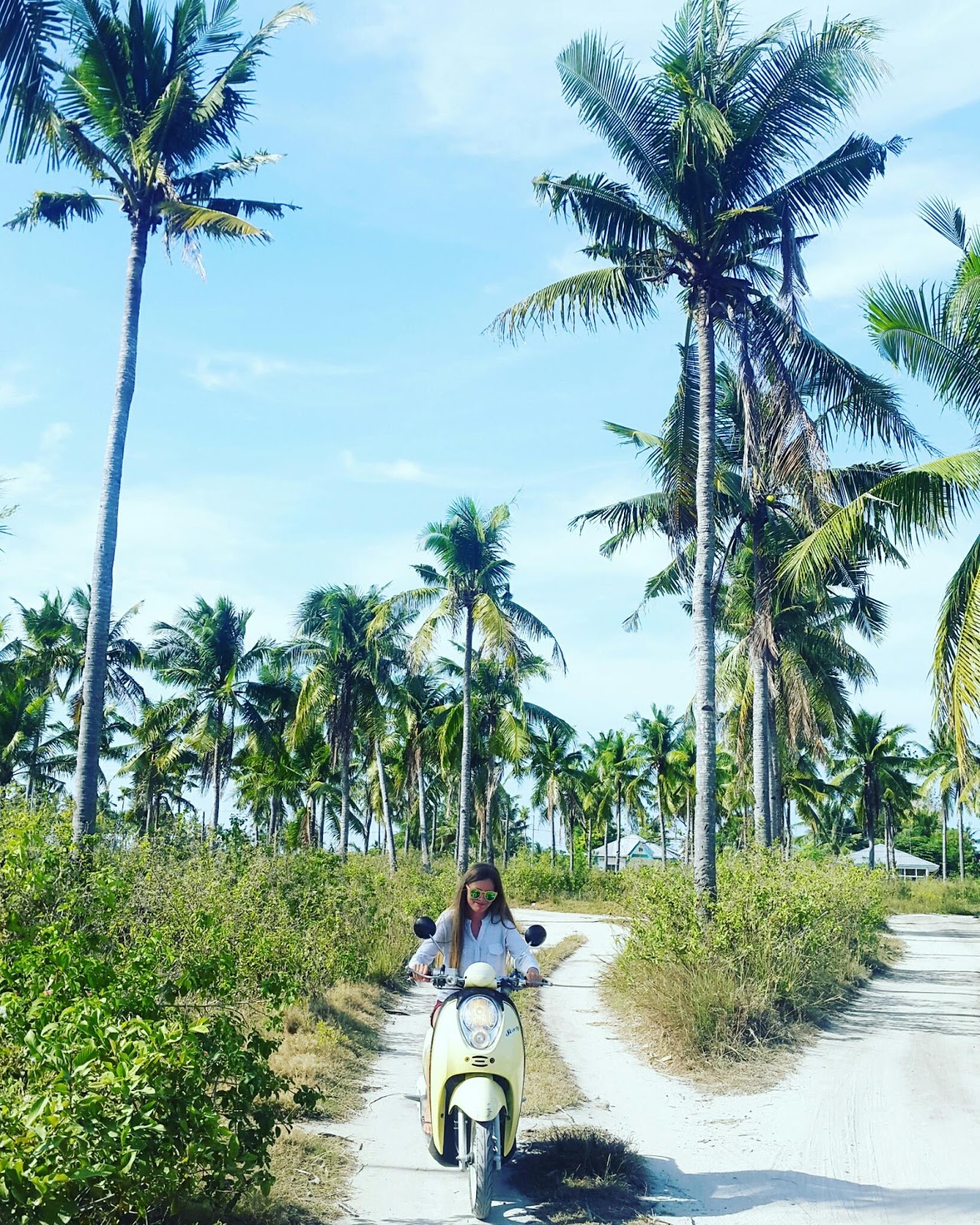 Bantayan island, Filippiinit - Coconuts and Good Vibes