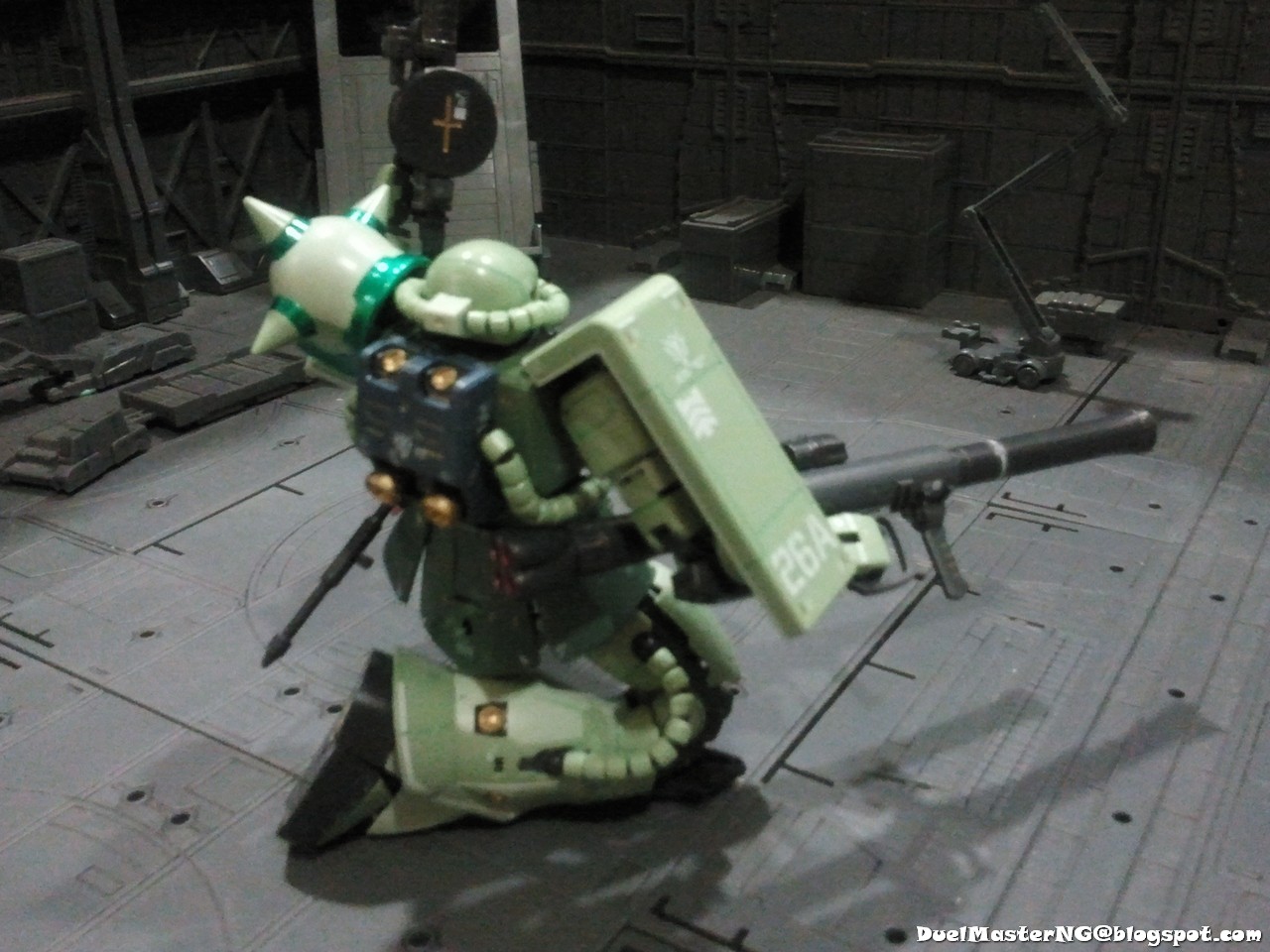 DuelMasterNG Gunpla: RG MS-06F Zaku II (Bandai)