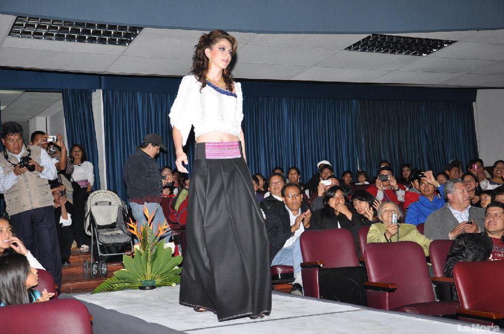 desfiles: MODA INDIGENA DEL ECUADOR