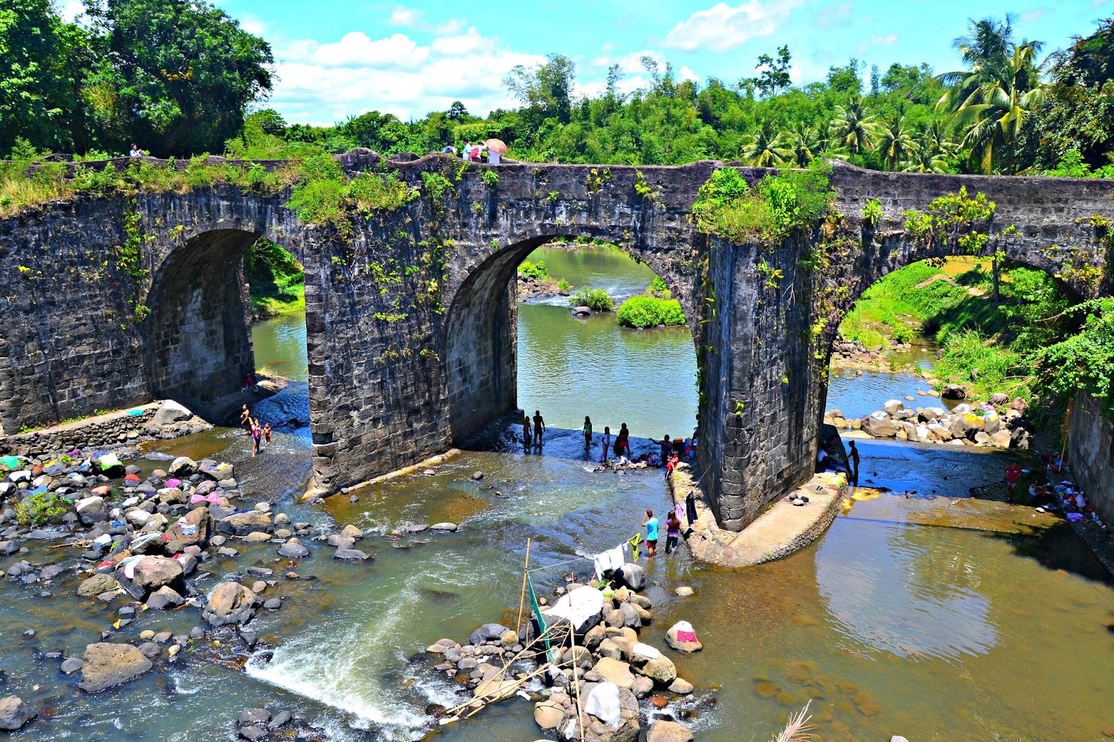Quezon: Malagonlong Bridge
