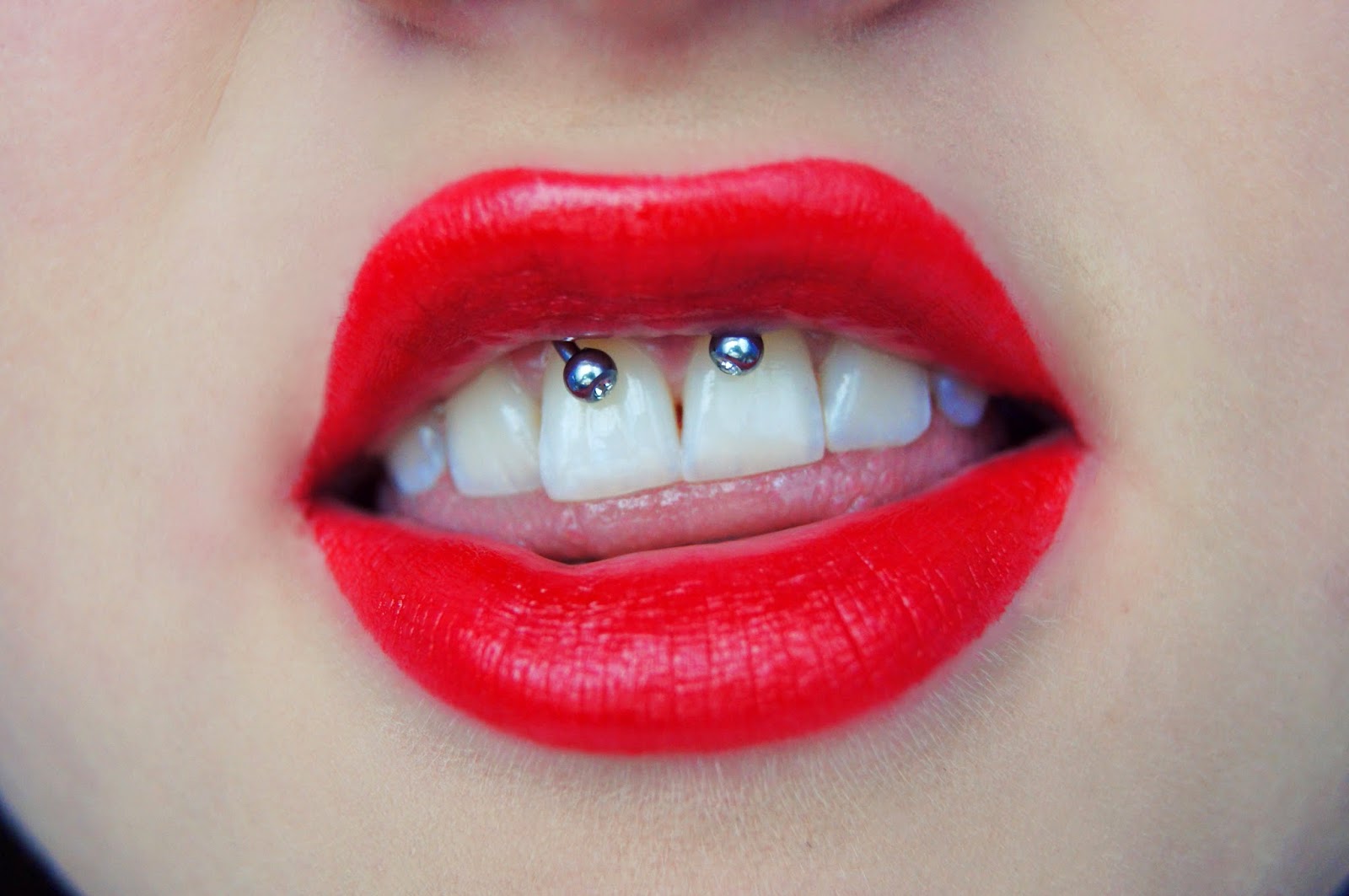 kornn yla blog: kolczyk: smiley ♥