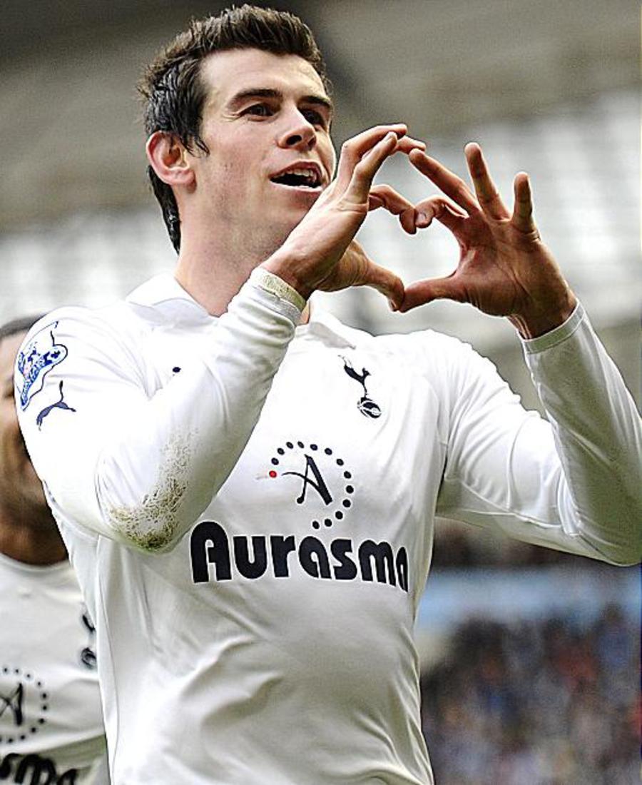 Gareth Bale Love Celebration Wallpaper | Take Wallpaper