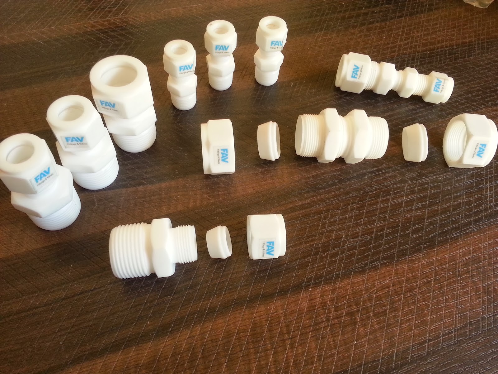 PTFE Fittings: Ptfe Compression Tube Fittings.