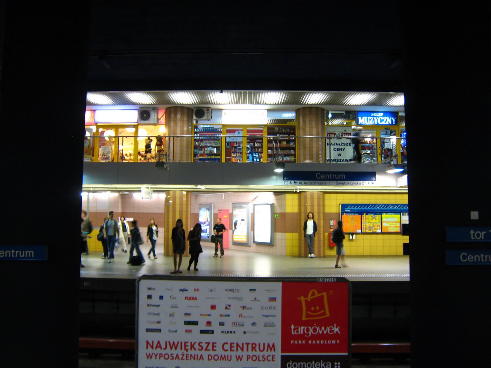 Teh Viscount's London: Foreign: (a bit of) Warsaw Metro