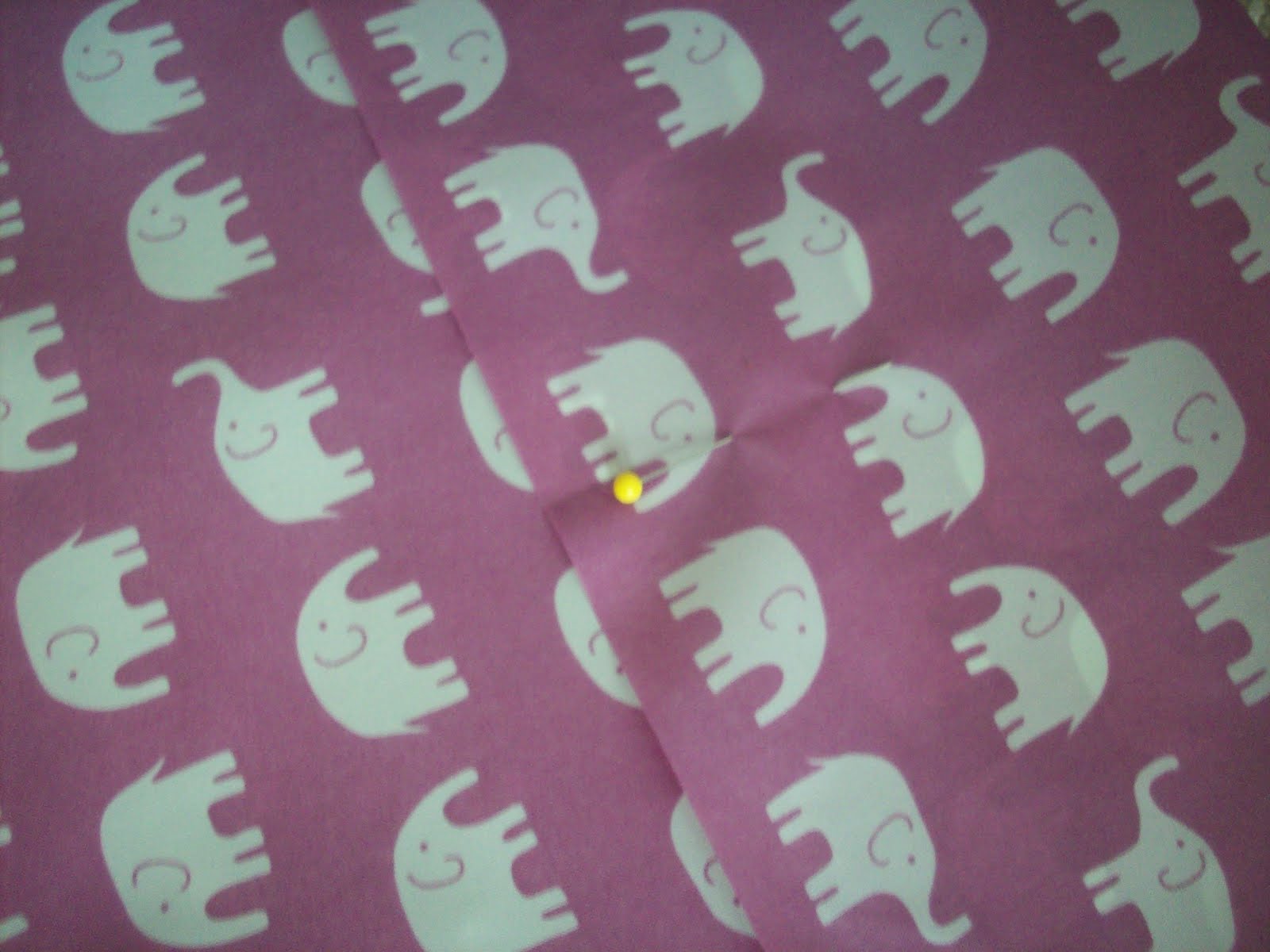 POPPYSEED FABRICS: Easy purple elephant nylon picnic blanket TUTORIAL