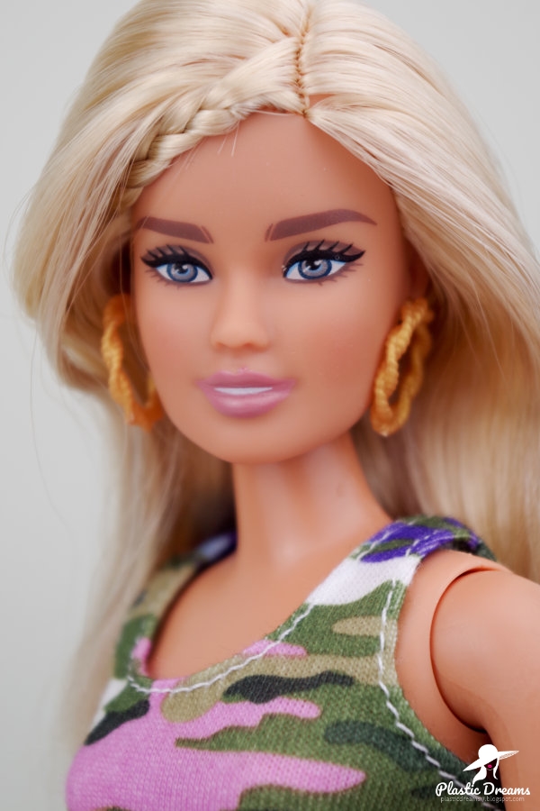 Plastic Dreams Dolls :: Barbie et miniatures: Fashionistas Barbie Doll ...