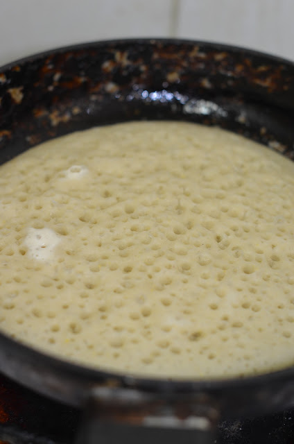 Foodwanderings: Lachuch לחוח: A Yemenite Spongy Bread/Yeast & Hilbe ...