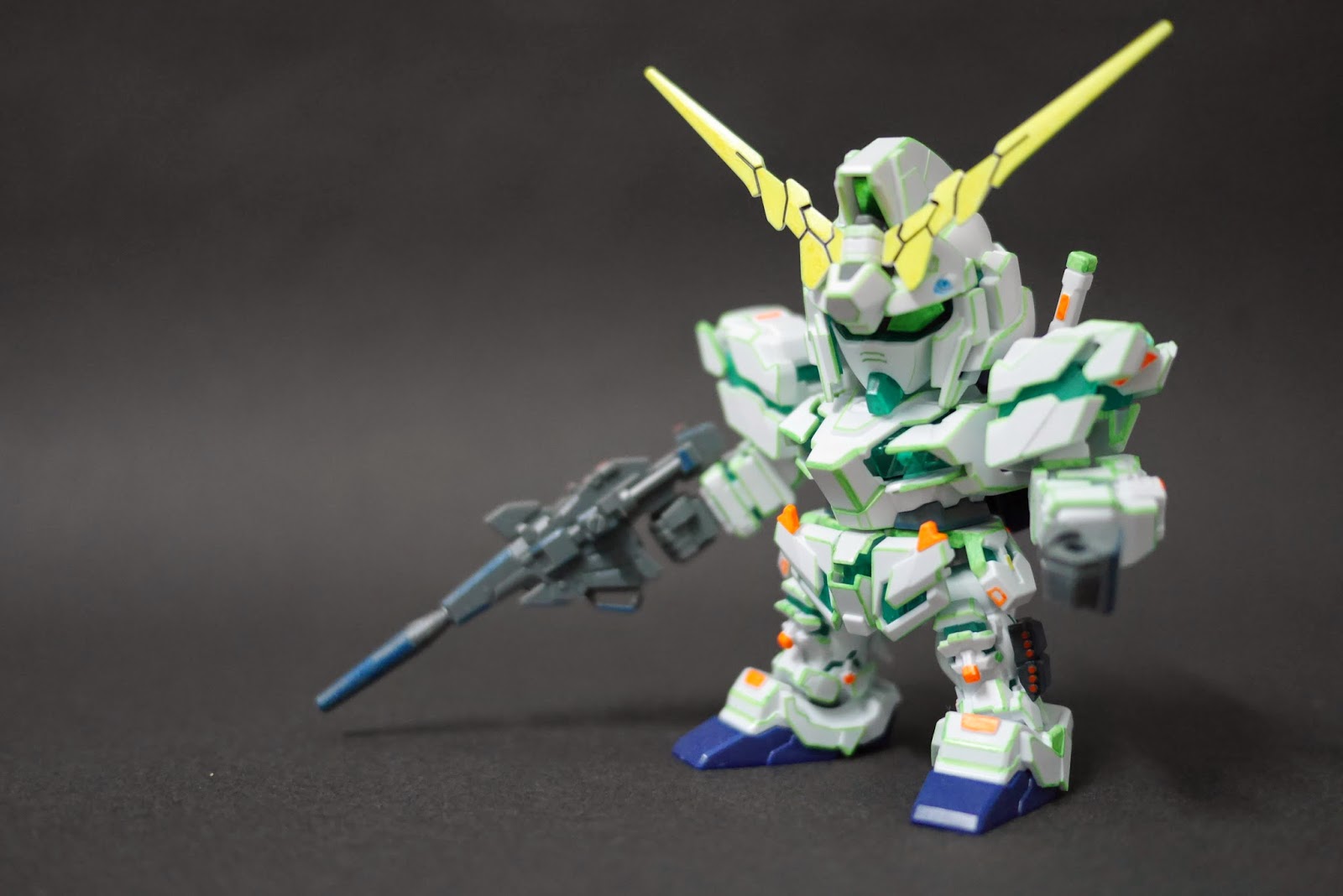 SD Full Armor Unicorn Gundam + Neon Markers Custom Build