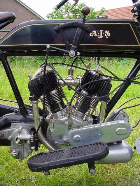 Antique Motorcycles: AJS D (1920)