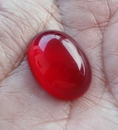 Keindahan dan Tuah Batu Merah Delima