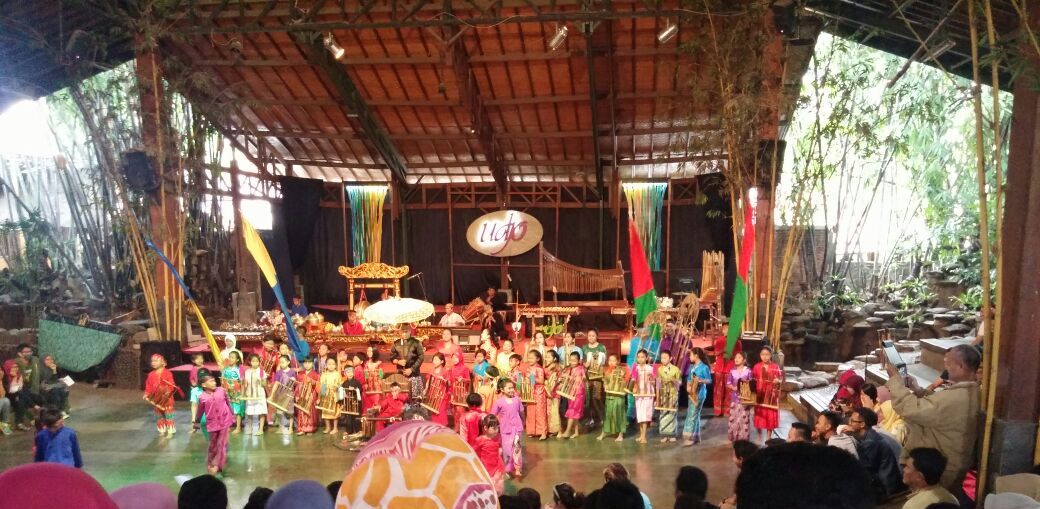 Alat Musik Khas Jawa Barat - Travel Indonesia