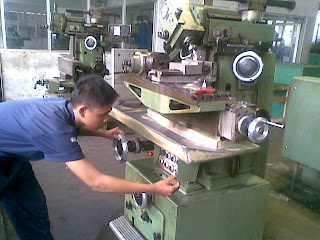 Mesin Frais Horizontal,Vertikal Dan Universal