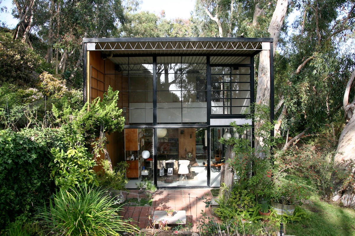 2hands: through the window : the Eames House