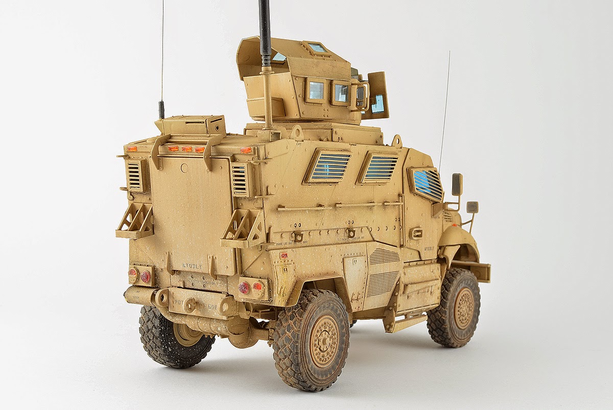 Pin-Up Miniatures Studio: Maxx Pro MRAP - 1/35 KINETIC