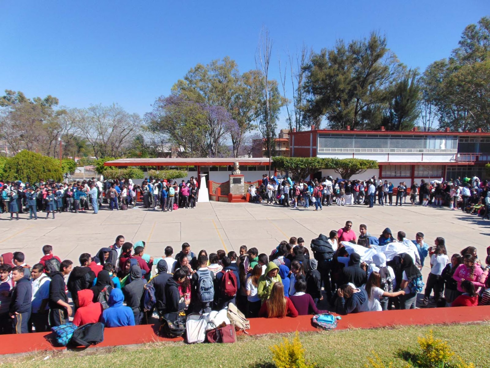 elparedonjqn: EL CBTIS # 12 CELEBRA SU XLIV ANIVERSARIO Y RECONOCE A ...