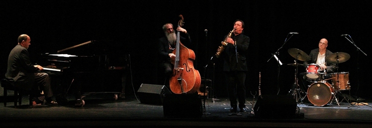 Ken Franckling's Jazz Notes: Abate on fire