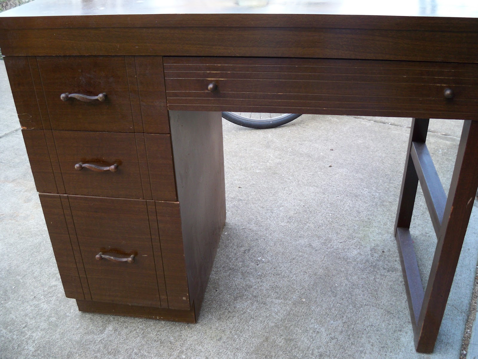 Be Sweetly Inspired: This stinky desk...