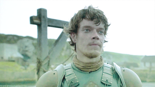 Game of Thrones Gifs: Theon Greyjoy Gifs