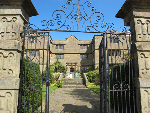 Eyam Hall Eyam Derbyshire - Britain All Over Travel Guide