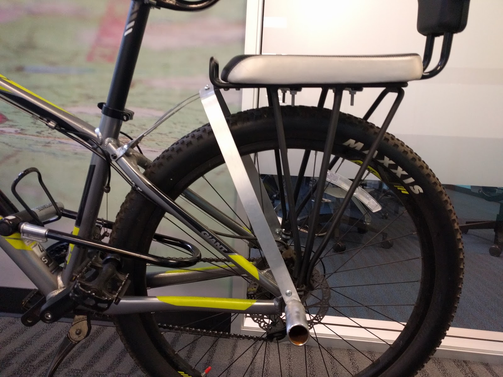 Green Bird: Giant Kid Carrier