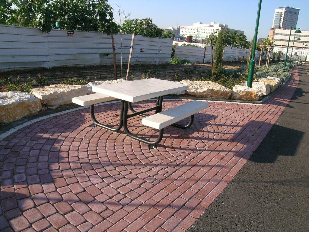 STONEHILL PACIFIC: Park Table