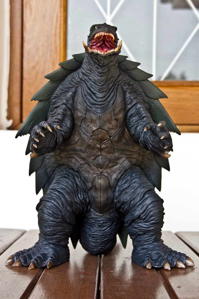 The Kaiju Planet: Figure Review - X-Plus Daiei 30cm Series Gamera 1999