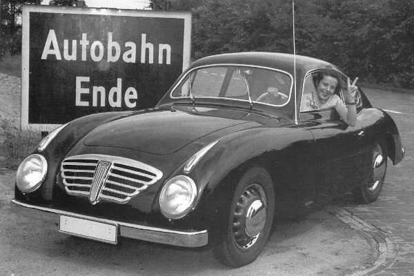 Two Stroke Cars: The 'Goliath Story', a must for two stroke fans!