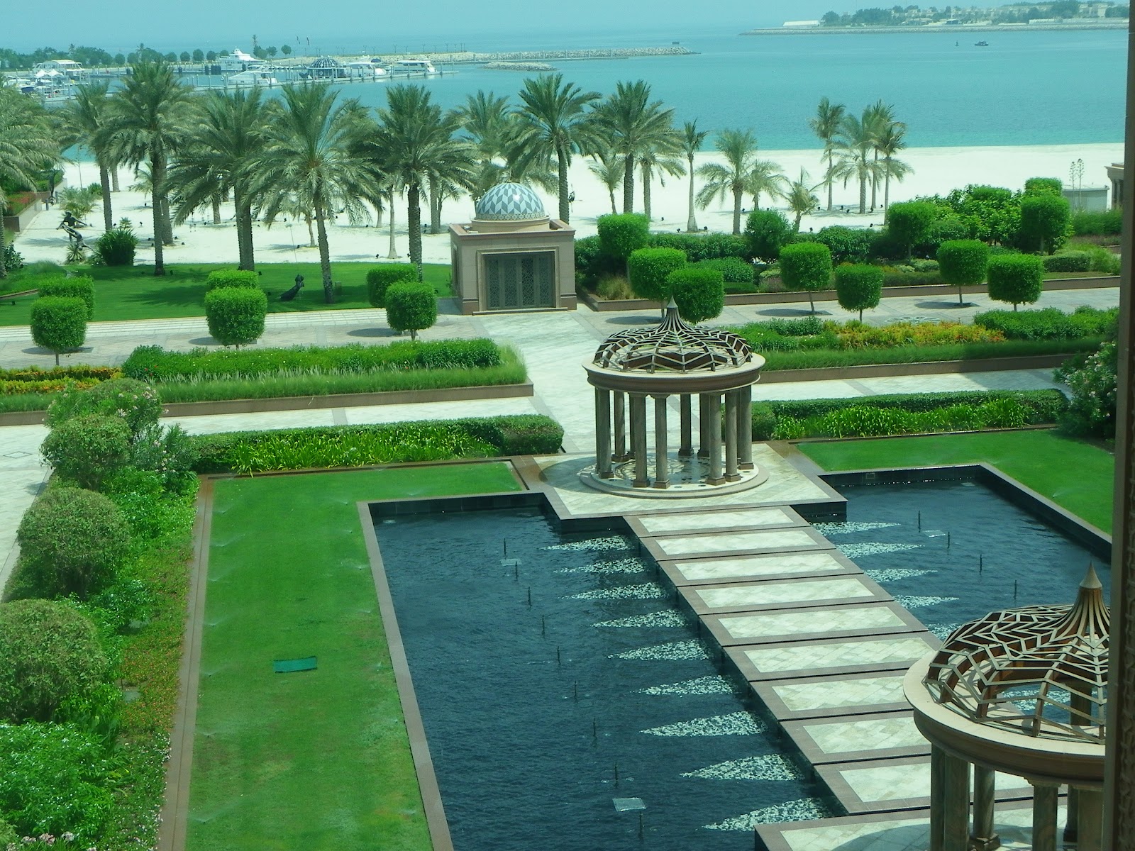 Travels with Gail and Rob: Abba Dabba Abba Dabba Abu Dhabi