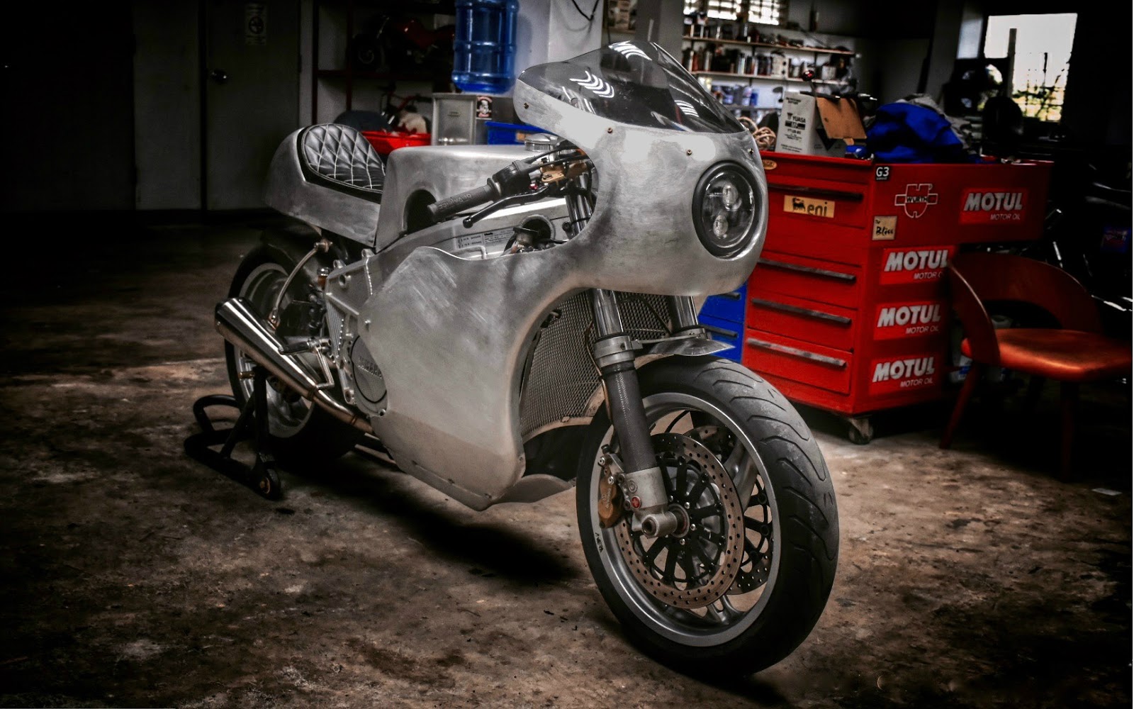 Thai racer, Italian made... - Inazuma café racer
