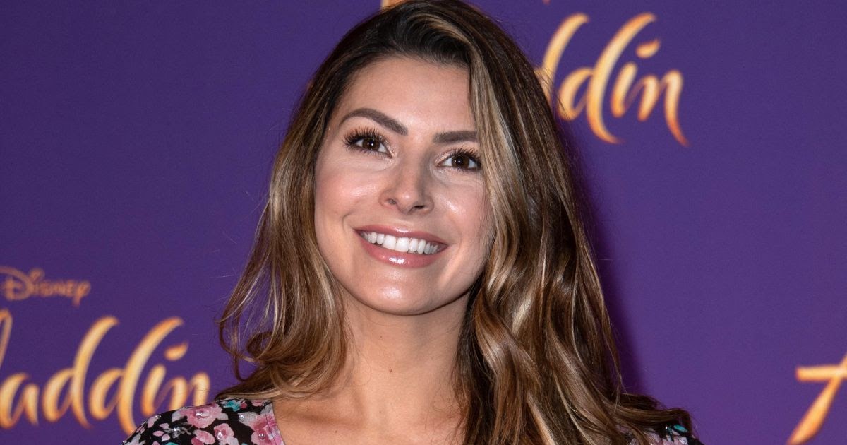 Candice Pascal Clicks at Aladdin Gala Screening in Paris 8 May -2019