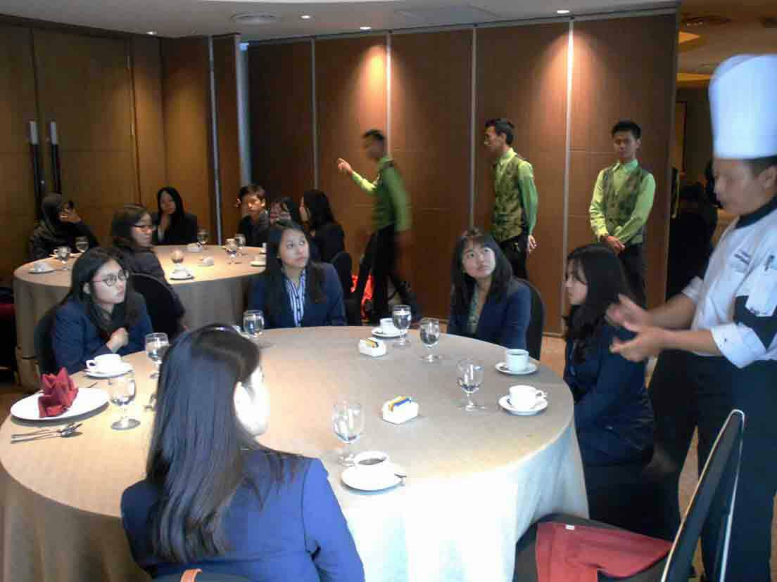 Tata Cara dalam Etika Makan (Table Manner)